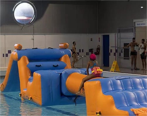 Jeux Aquatiques Gonflables : Le Fun Débarque dans les Piscines Léo ...